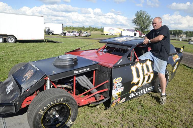 Race car driver enjoys switch from asphalt to dirt track | Sports ...