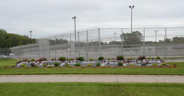 Faribault prison recognizes 25 years in the community | Local ...