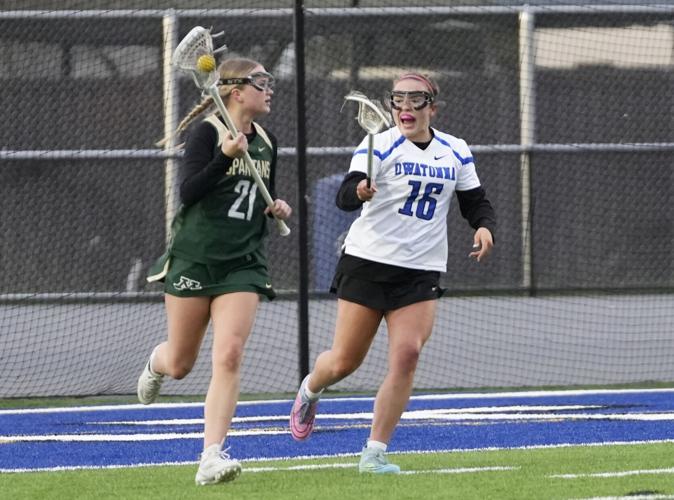 Huskies hand Mayo 1st conference loss in battle of top Big 9 teams ...