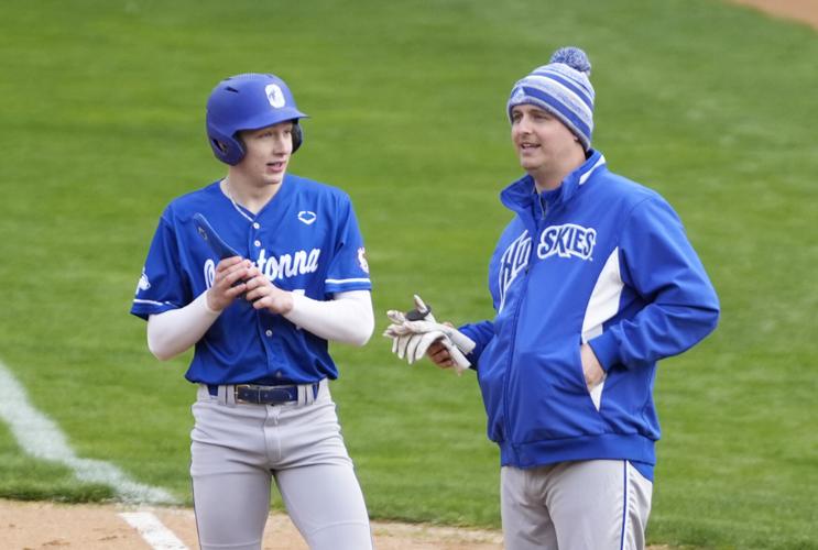 Huskies’ 6th inning bats leads to 3rd straight victory in Dartts Park ...