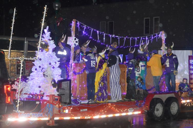 Hollydaze lights up Le Center for 19th year | News | southernminn.com