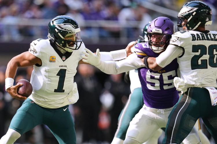 Jalen Hurts jump-starts the Eagles by passing for 326 yards and 3 TDs ...
