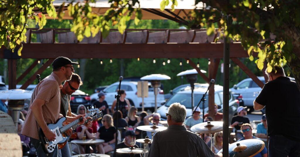 Barefoot Winos | Owatonna Peoples Press | southernminn.com