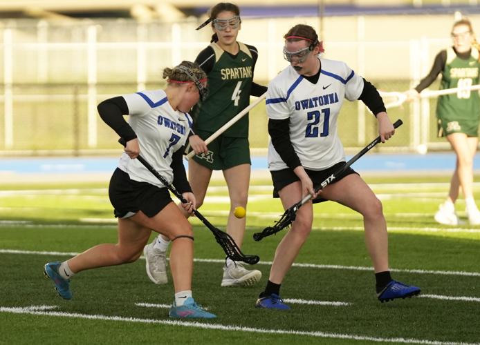 Huskies hand Mayo 1st conference loss in battle of top Big 9 teams ...