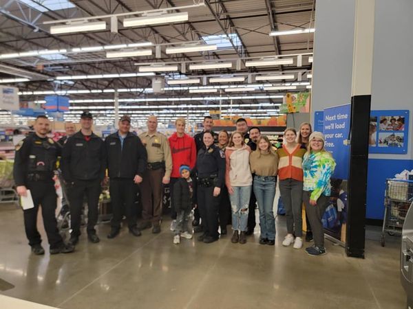 Waseca responders, kids, join for Shop with a Hero | Community ...