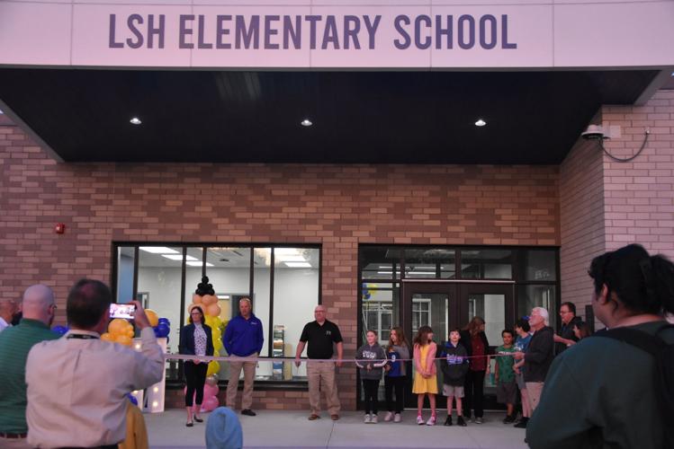 New Le Sueur-Henderson Elementary building opens for 1st day | News ...