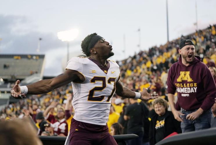Minnesota wins at Iowa for 1st time since 1999, beating No. 24 Hawkeyes ...