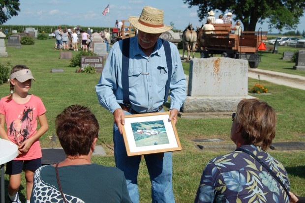 Cemetery walk near Kenyon reveals local history | Arts And ...