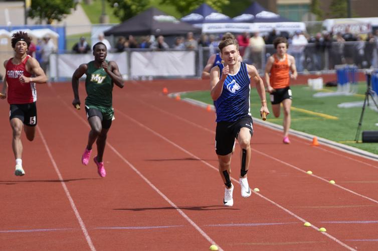Huskies earn 4 finals qualifiers after 1st day of Class AAA state track ...