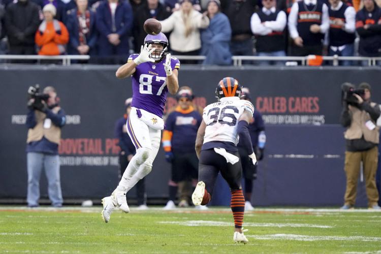 Sam Darnold leads game-winning drive in OT and Vikings beat Bears 30-27 after blowing late lead ...