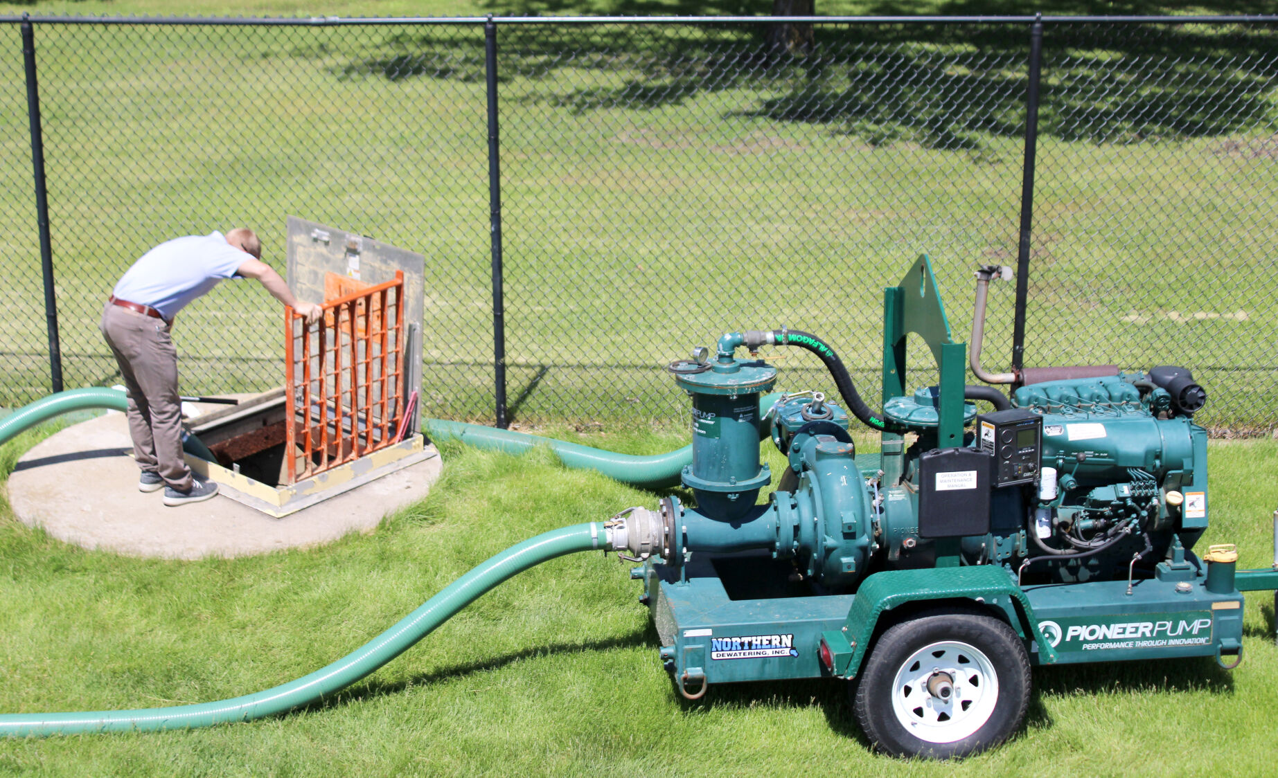 Leak delays opening of Faribault's aquatic center | News | southernminn.com