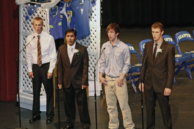 GALLERY: Le Sueur-Henderson homecoming king and queen crowned | News | southernminn.com