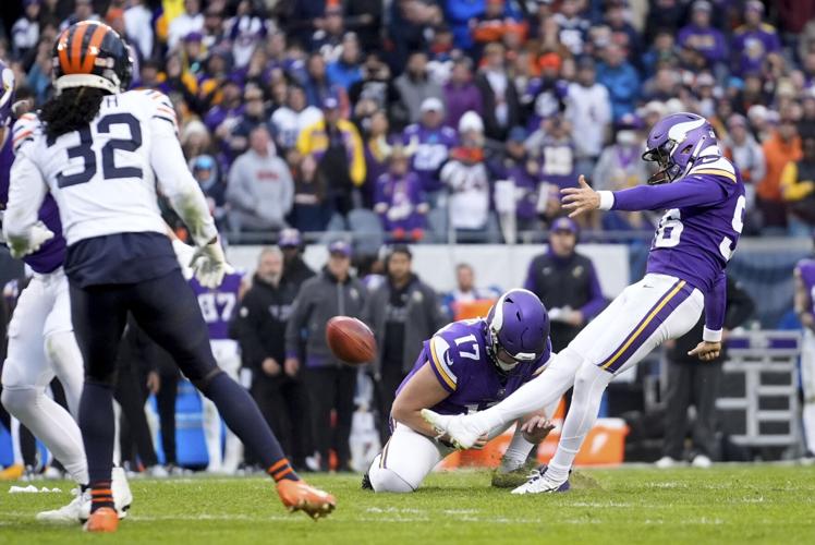 Sam Darnold leads game-winning drive in OT and Vikings beat Bears 30-27 after blowing late lead ...