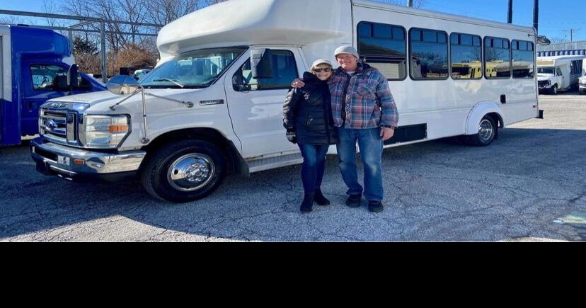 New local bus tour company rolls into 'townie' | News | southernminn.com