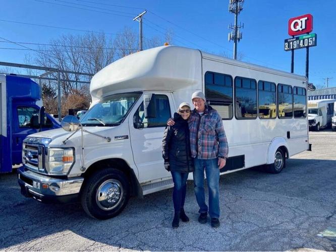 New local bus tour company rolls into 'townie' | News | southernminn.com