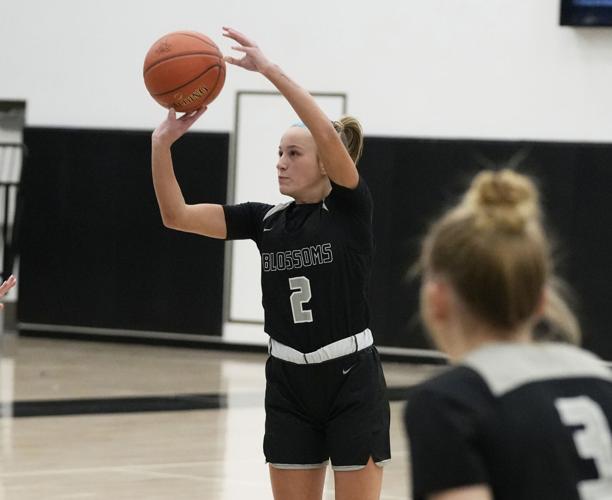 Awesome Blossoms use 35 unanswered points to power 3rd straight victory ...