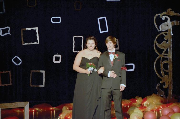 Medford Prom is 'Picture Perfect' | Owatonna Peoples Press ...