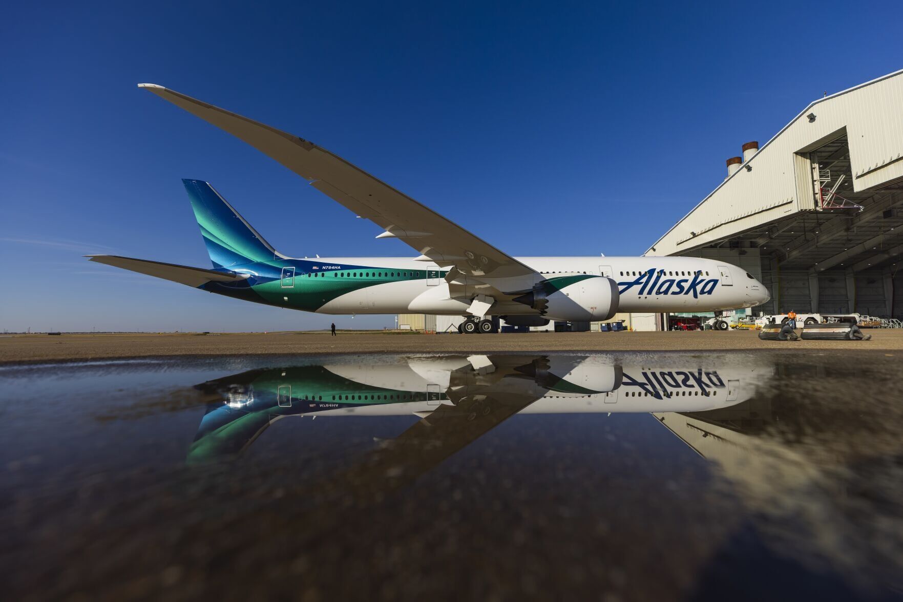 Alaska Airlines debuts their ‘historic’ first twin-aisle aircraft, a ...