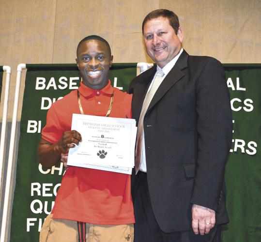 Darcus, Cross and Hill named athletes of the year at awards banquet | A ...