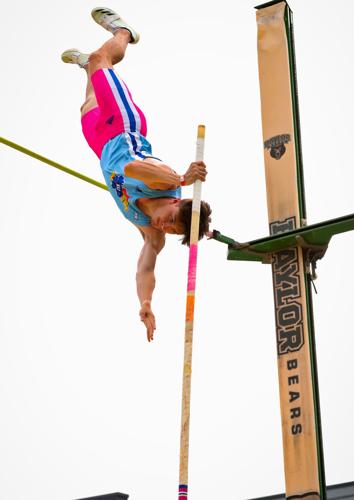 Meacham shocks self with Big 12 title | Refugio County Press ...