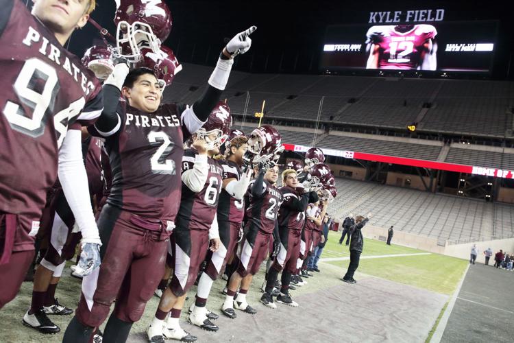 pirates make bulldogs walk the plank | Archives | southtexasnews.com