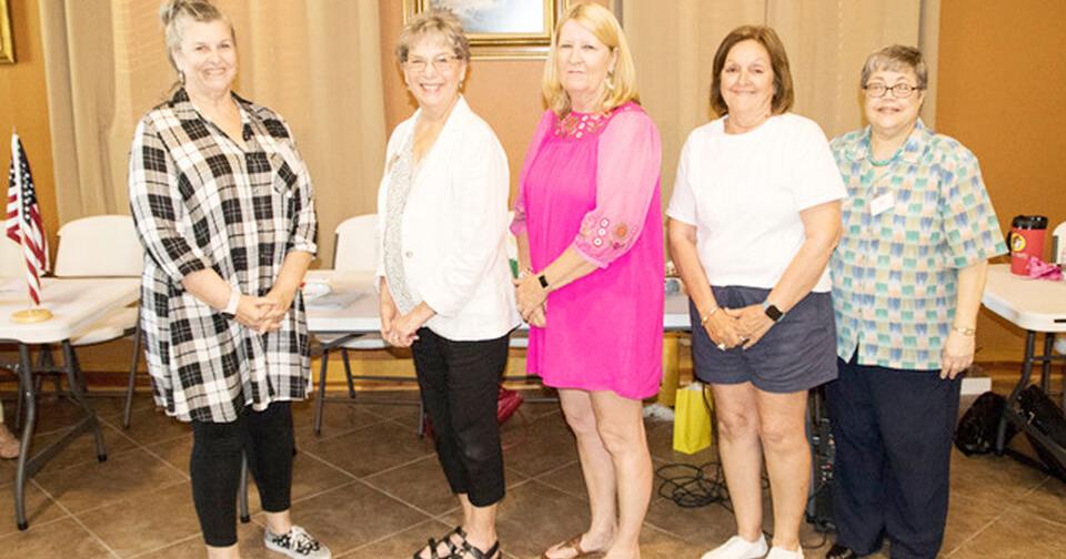 Astron Club awards funds, installs officers | Goliad Advance-Guard ...