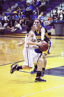 S-T varsity hoops split with Freer Buckaroos | News | southtexasnews.com