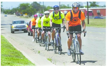 ON THE ROAD Hardin-Simmons students wind through Tilden on 925-mile ...