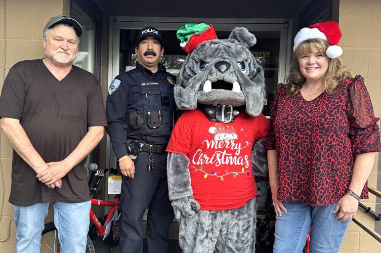 Angels from near and far bring holiday joy to children in Three Rivers ...