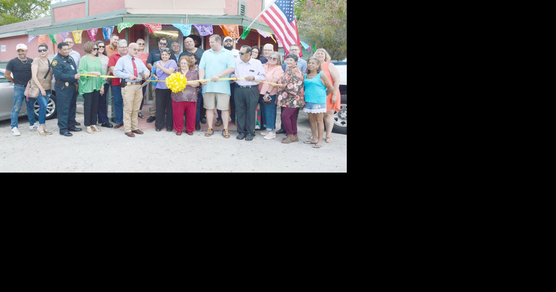 El Obrero Grocery cuts ribbon and prepares for new life | Beeville Bee ...