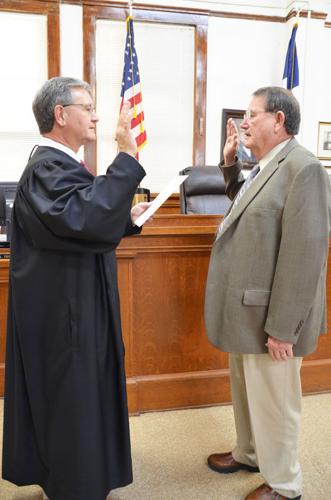 Officials swear the oath of office | News | southtexasnews.com