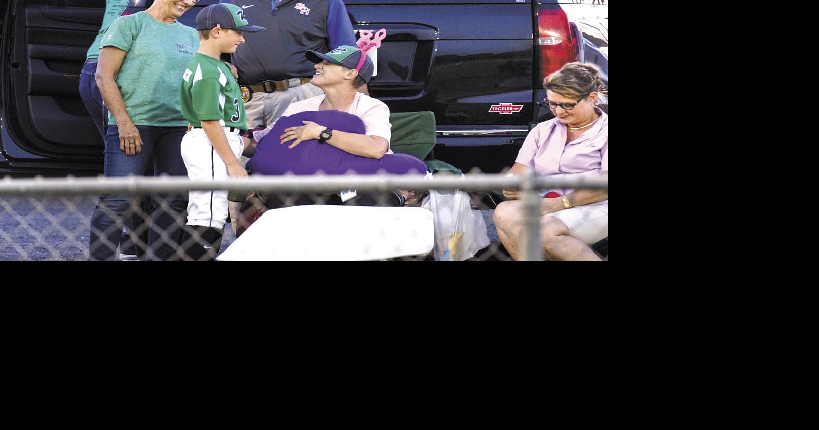 Hartstack shares her journey in battle against breast cancer | A ...