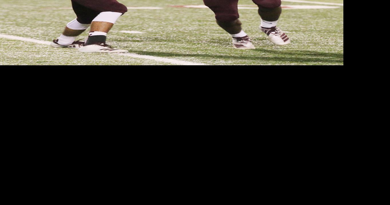 Mathis Pirates fight off San Diego, playoff bound | Sports ...