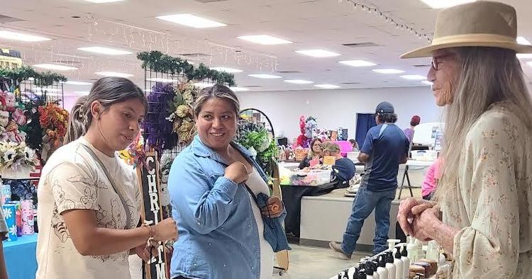 Fall Craft Show draws crowd | Karnes Countywide | southtexasnews.com