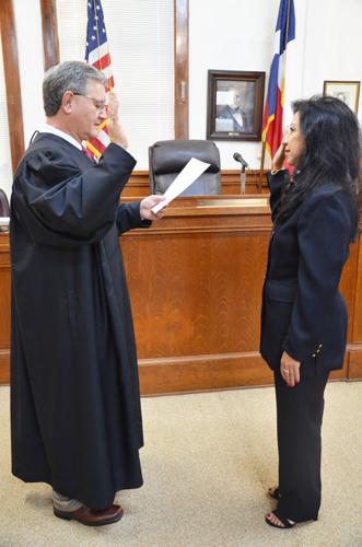 Officials swear the oath of office | News | southtexasnews.com