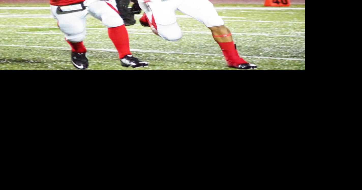 Bulldogs swat Yellowjackets The Three Rivers ISD football team goes 3-0 ...