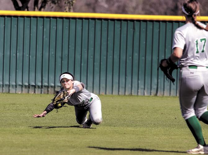 Cubettes sweep two games to kick off Brenham Leadoff Classic ...