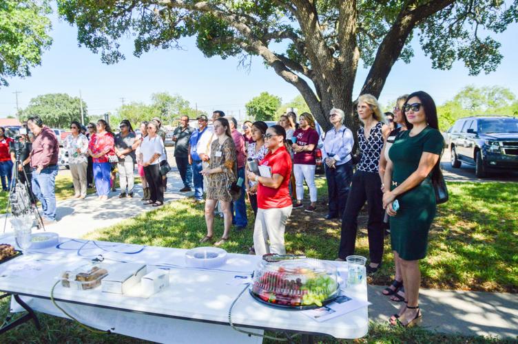 Community welcomes new clinic, doctor to Mathis | Features ...