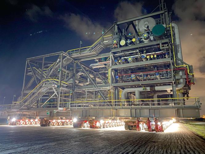 Massive modules move into Gregory overnight with the biggest yet to ...