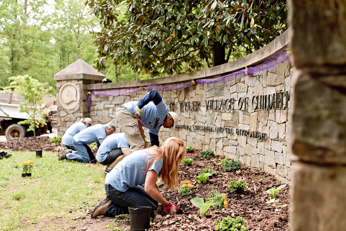 REC lends a hand at Childhelp | Latest News | starexponent.com