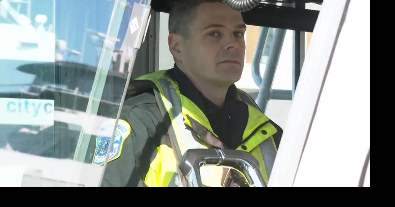 A year after deadly midair collision, DC divers detail recovering ...