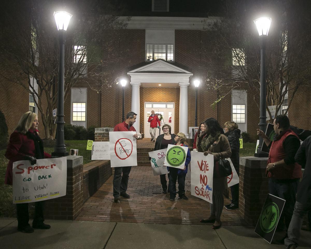 Big crowd turns out to debate proposed Spotsylvania solar facility ...