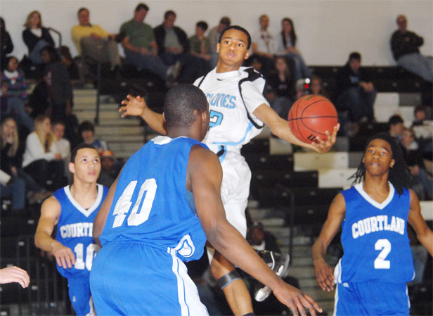 EVHS BOYS BASKETBALL: Ending on a low note