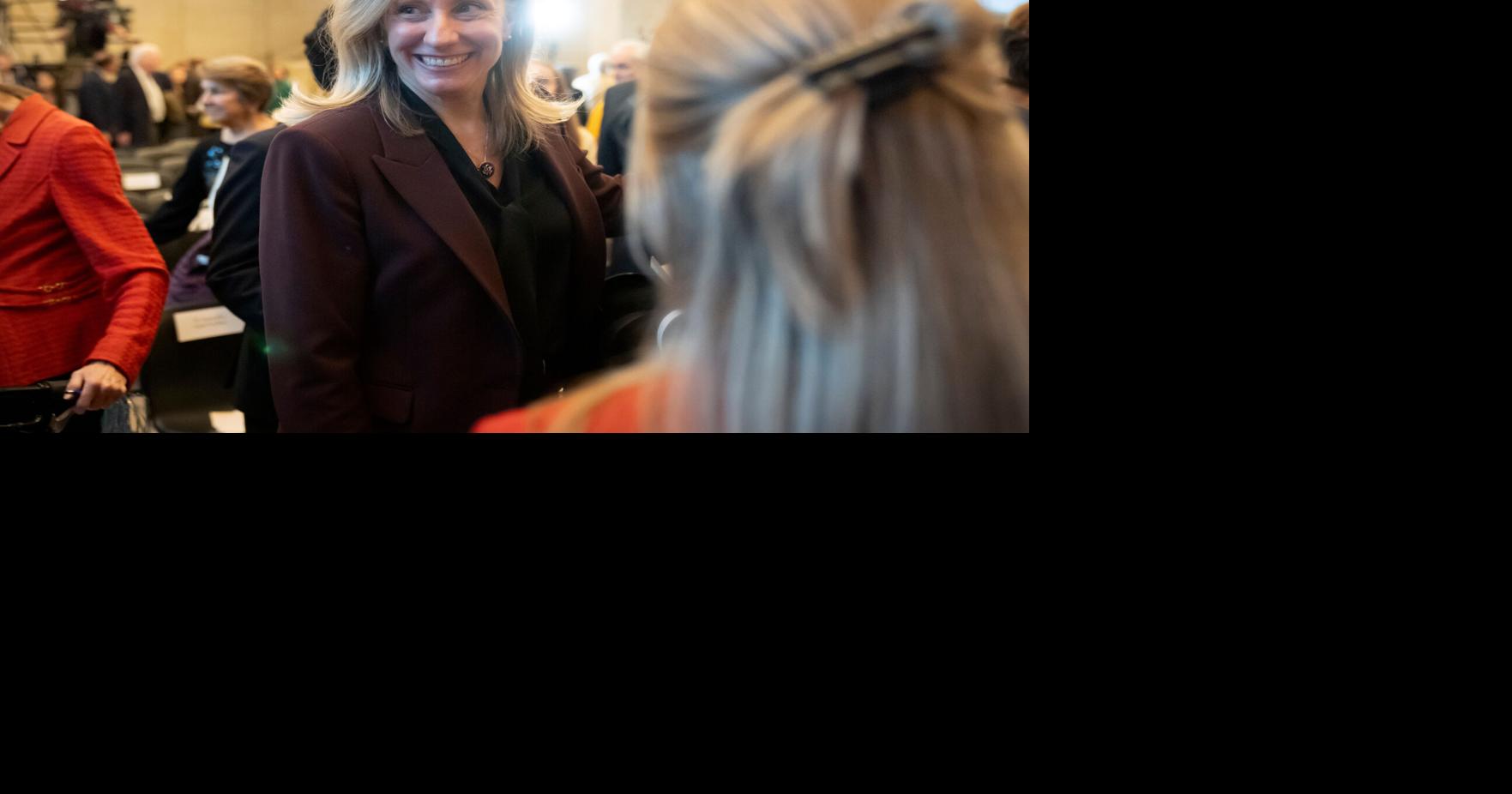 Abigail Spanberger becomes Virginia's 1st female governor in historic ...