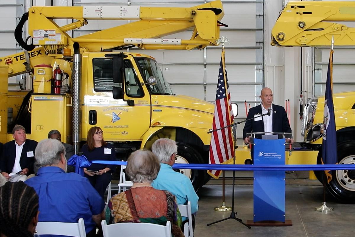 REC, Firefly celebrate 1st broadband connections in rural Louisa, Goochland