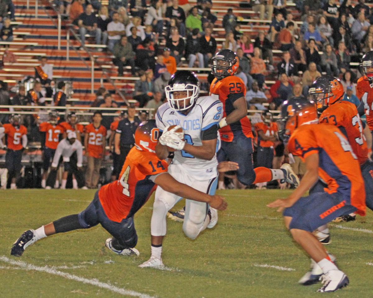 EVHS FOOTBALL: Stallings, passing attack opens up running game for EVHS