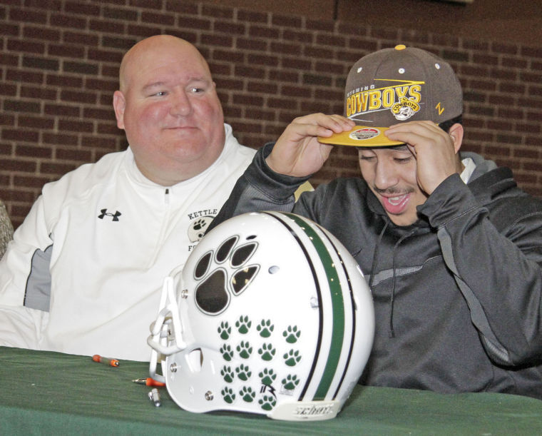 Tapscott signs with Cowboys