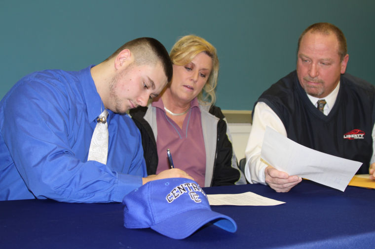 Buzzo commits to CCSU