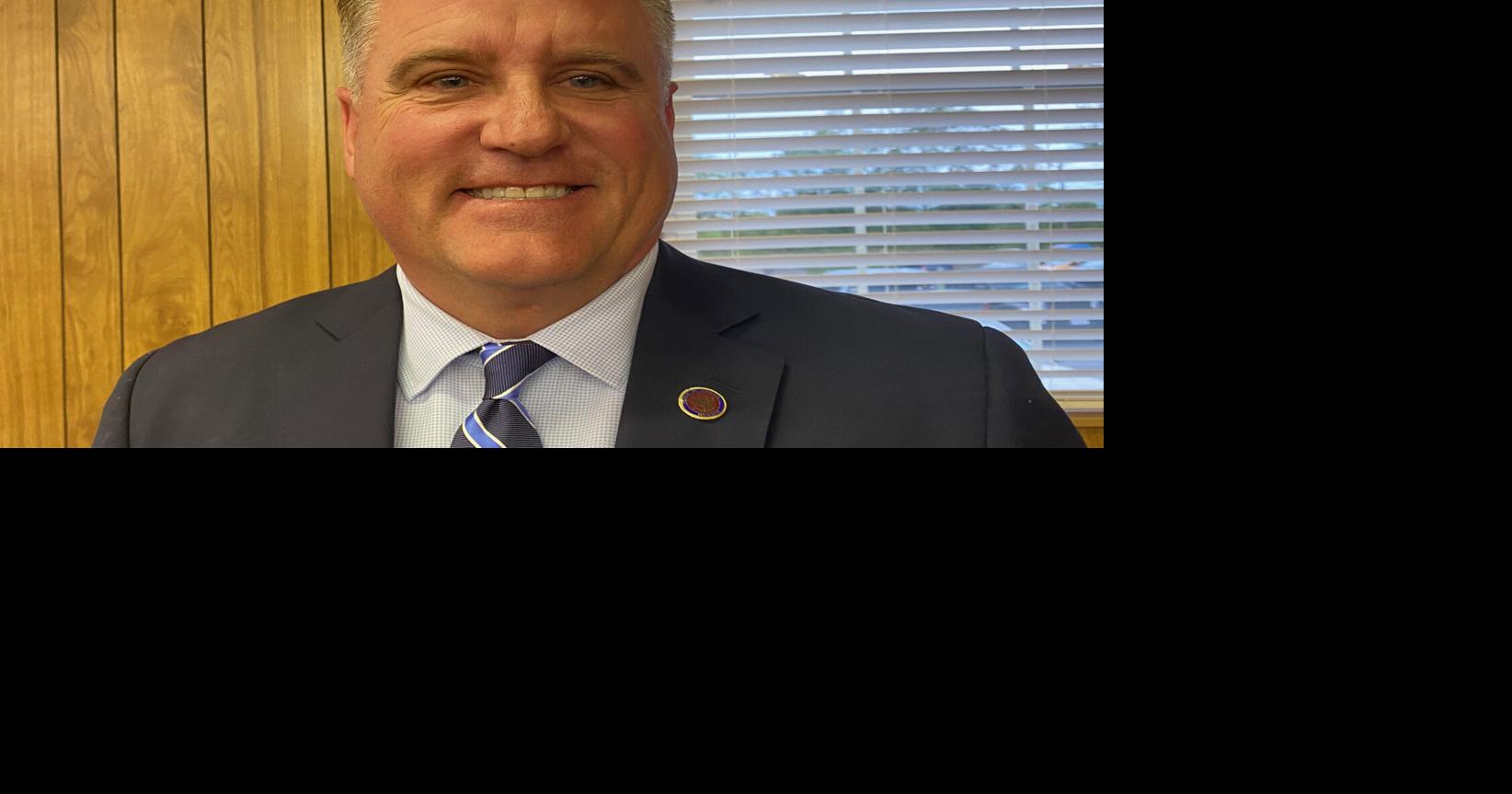 Reeves easily wins GOP firehouse primary in 4th term bid to Virginia ...