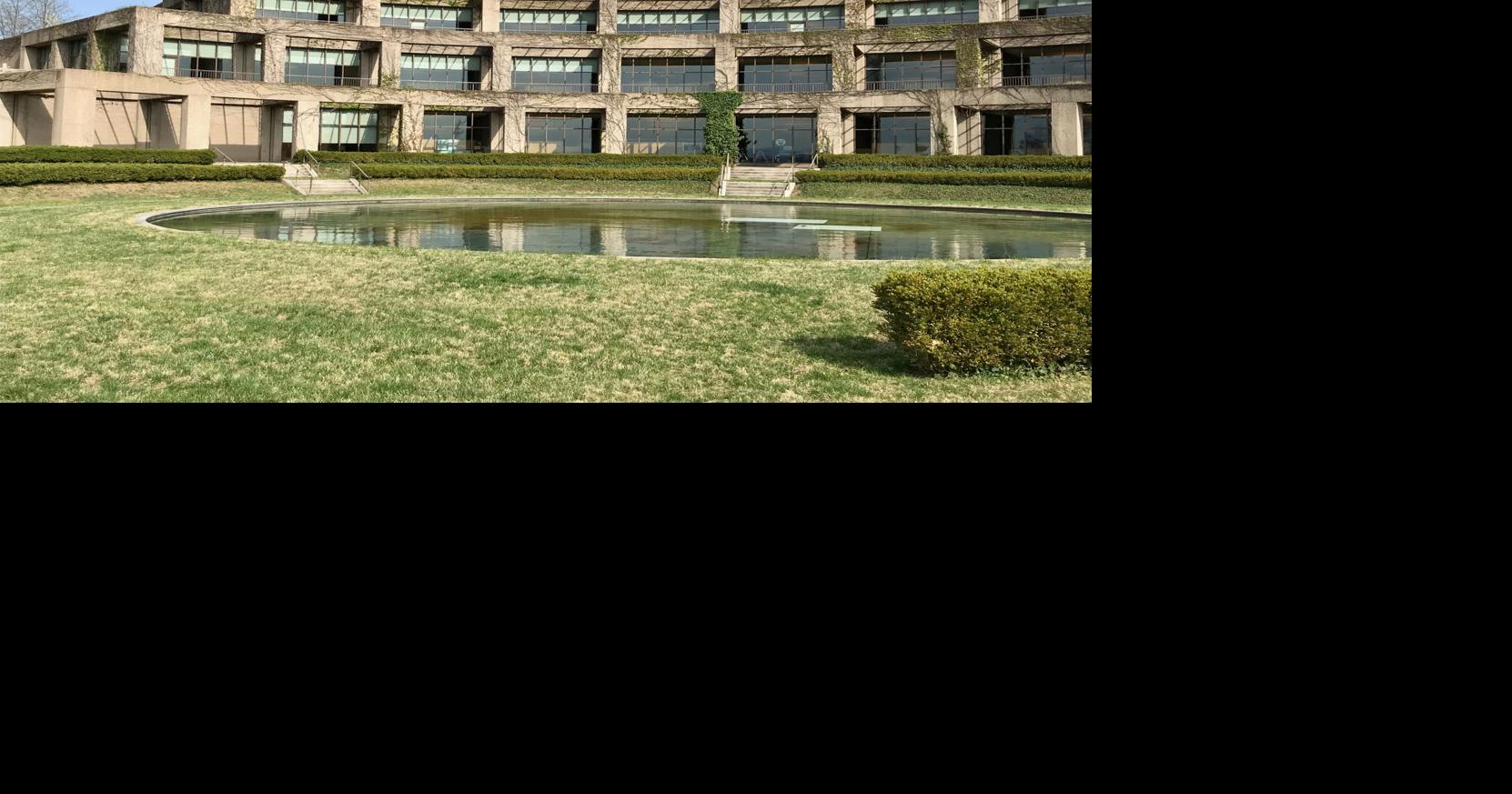 PHOTOS: Sen. Mark Warner tours Library of Congress Packard Campus in ...